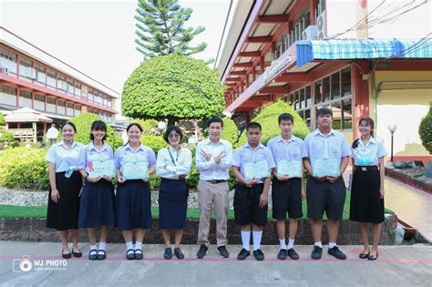 คณะผู้บริหาร ข้าราชการครู โรงเรียนวัดห้วยจรเข้วิทยาคม