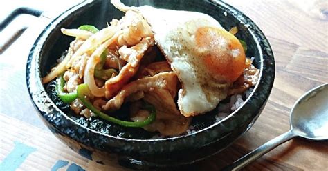おひとり様★韓国風豚丼 By ちーすけ♡ 【クックパッド】 簡単おいしいみんなのレシピが368万品 Bibimbap Meat