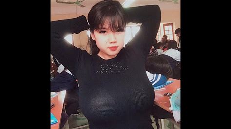 Võ Thị Thu Trang tung ảnh phản cảm khi khoe ngực khủng 2sao