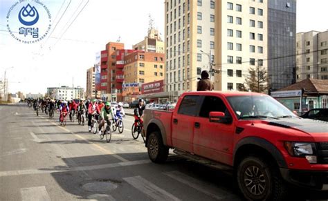 “Залуучуудын өргөн чөлөө” г шинэчлэхэд унадаг дугуйн давхар зам тавих санал хүргүүлжээ