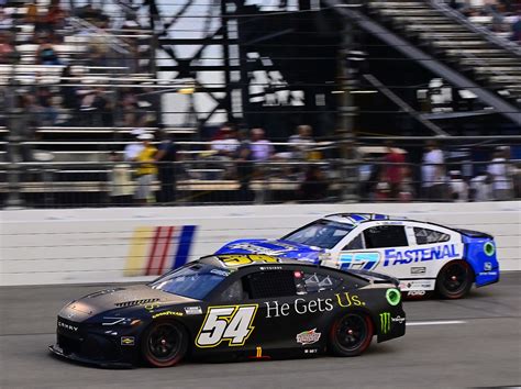 Gibbs Buescher Gain Ground In Tight Cut Line Battle Race Face Tv