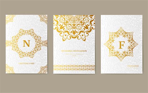 독특한 장식과 고급 골드 예술적 플라이어 3x4 생일 파티 또는 결혼식을 위한 초대장 카드 인쇄를 위한 타이포 그래피와 전통적인 일러스트 디자인 초대장 텍스트와 세로 축제