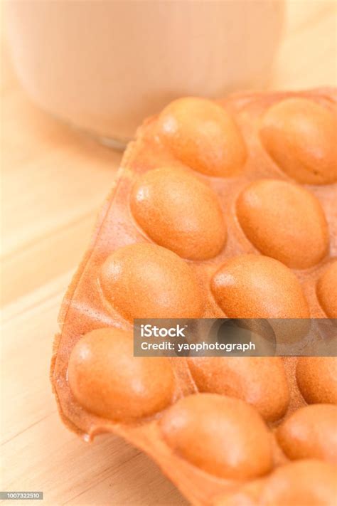 부드럽고 바 삭 바 삭 오븐 홍콩 계란 달걀 퍼프에서 전통적인 홍콩 와플 0명에 대한 스톡 사진 및 기타 이미지 0명 갈색 국제 관광명소 Istock