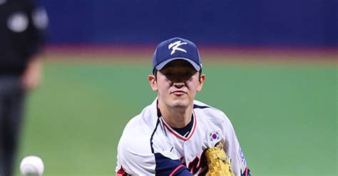 마지막 자존심 세웠다 고영표 호주전 32이닝 1피안타 무실점 피칭유영찬 등판