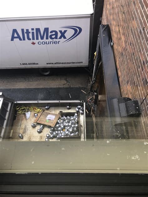 Those Are Shields For Lantheus Tc99m Generator Cores The Cores Are Removed And Those Are Just