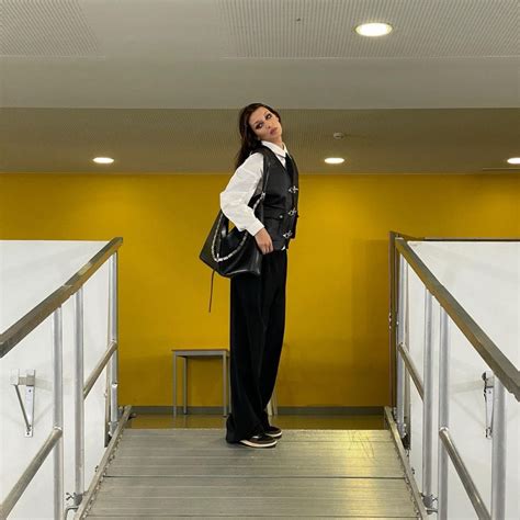Bella Hadid 03 08 2021 • Celebmafia