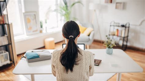 Работа от разстояние изисквания права и задължения Nova News