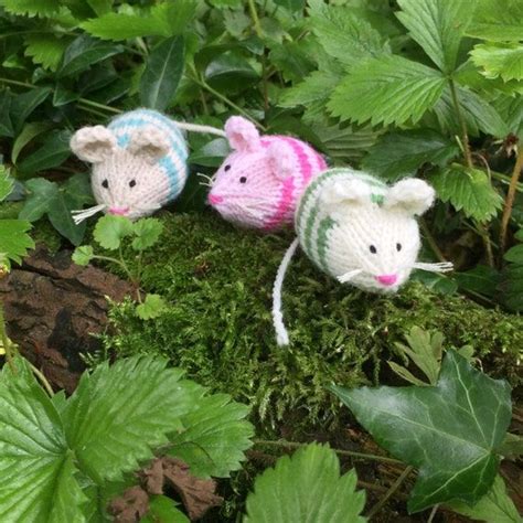 Брелоки или игольницы спицами Украшение на елку