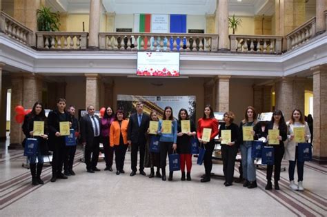 Наградиха победителите в конкурса за поезия проза „14 февруари ОПИЯНЕНИЕ НА СЪРЦЕТО ОМАЯ НА