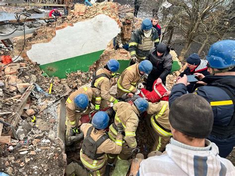 Росіяни розбили бомбами майстерню на Сумщині — троє загиблих ФОТО Читайте на Ukr Net