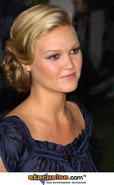 Short Hair Updo Julia Stiles Julia Stiles Hair Hair Stiles