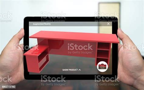 증강된 현실 마케팅 기술 개념입니다 손을 잡고 태블릿 사용 아칸소 응용 프로그램에 대 한 시뮬레이션 실 집에 가구 및 인테리어 디자인 제품 3 차원 렌더링 가격에 대한 스톡