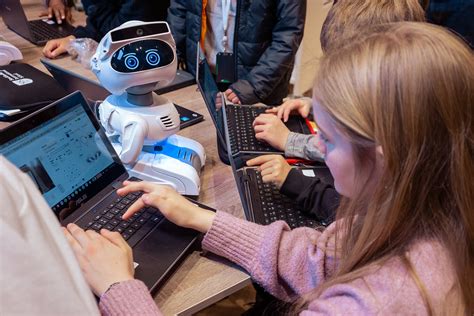 Developing Computational Thinking With Robotics