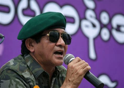 အာဏာသိမ်း ၄ နှစ်မှာ ဘေးကျပ်နံကျပ်ဖြစ်လာတဲ့ စစ်တပ် ရုပ် သံ