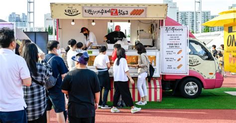 [서재원의 축덕축톡]먹는 재미도 잡는다···대세는 美食축구