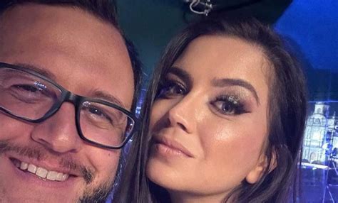 Festeja Hijo De Amlo Con Su Esposa Desde El Z Calo