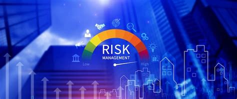 위험 수준 지표를 통해 비즈니스를 계획하는 위험과 기회를 분석하는 Risk 개념 가상 등급 낮은 것에서 높은 것 디지털 가상 위험 관리 전략 개념 프리미엄 사진