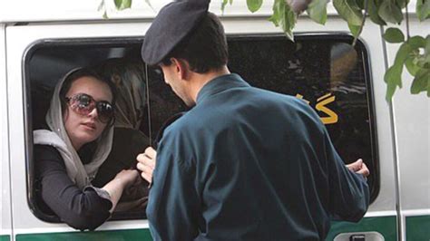 Задава ли се краят на моралната полиция в Иран