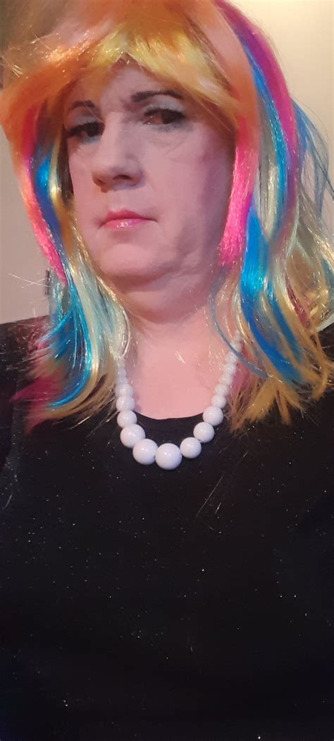 Mikaela Lilyskin Multiple Colored Hair Photo 10