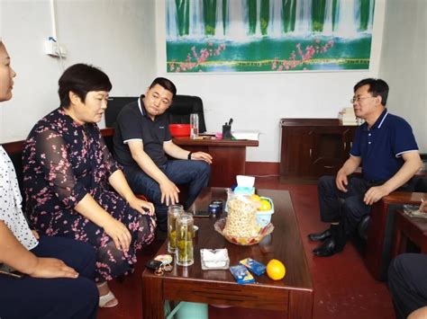 七一 前夕王善军院长走访慰问老党员和生活困难党员 澎湃号政务 澎湃新闻 The Paper