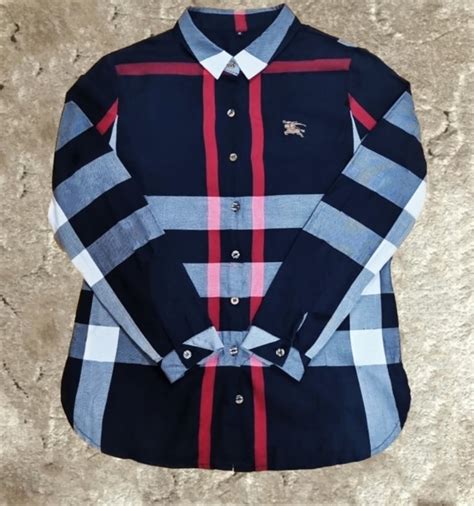 여성 버버리긴팔셔츠m 66 세컨웨어