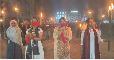 News Tangail ধর্ষণের শিকার শিশুটির মৃত্যুতে টাঙ্গাইলে শিক্ষার্থীদের মশাল মিছিল মাগুরায়