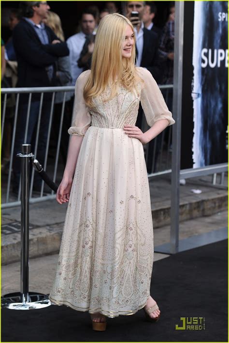 Full Sized Photo Of Elle Fanning Super8 Premiere 14 Elle Fanning Premieres Super 8 Just