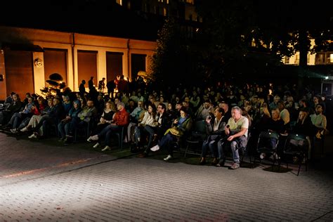 Romuvos Lauko Kinas Home