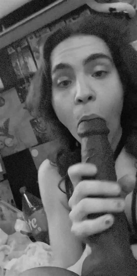 Sucking That Big Bbc Dildo Amateur Amateur Porn Feat Teabeanie Scott