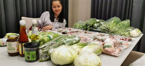 តារា ចម្រៀង អ៊ុក សុវណ្ណារី ស្ម័គ្រចិត្ដធ្វើជាតារាឯកទី៥ ក្នុង សកម្មភាពជួយ លើក កម្ពស់ បន្លែ ធម្មជាតិ