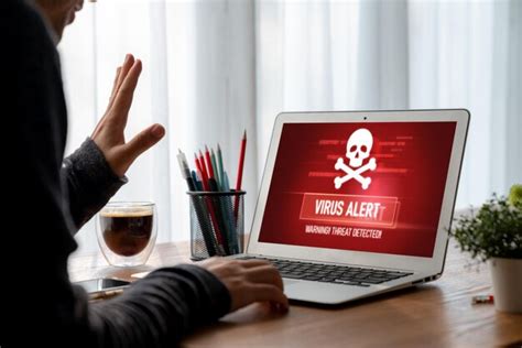 Premium Photo Virus Warning Alert On Computer Screen Detected Modish Cyber Threat Hacker
