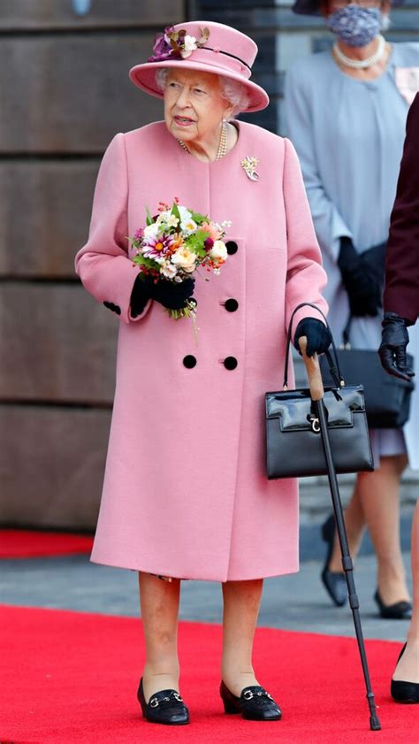 Queen Elizabeth Ii How Her Style Evolution Showed Royal Role On Throne