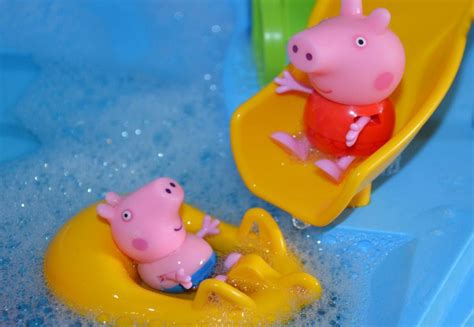 Пеппа и Джордж в аквапарке.Приключения Пеппы.Peppa Pig in aquapark ...