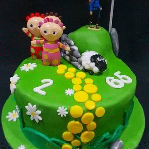 One Of My Recent Creations 2 In 1 Cake The Headless Chef Facebook