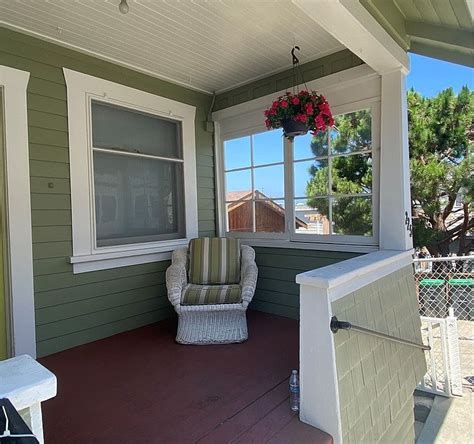 225 W Whittley Ave Avalon Ca 90704 Mls Oc23187180 Zillow
