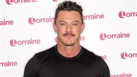 Luke Evans Flaunts Chiseled Abs In Shirtless Ig Post After Dramatic