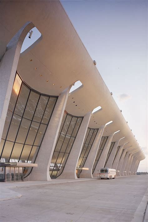 Dulles Airport Design