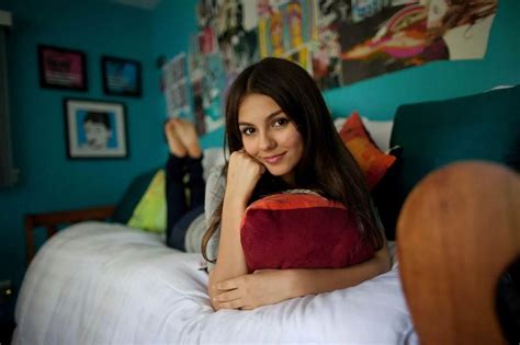 Back In The Pose Scrolller