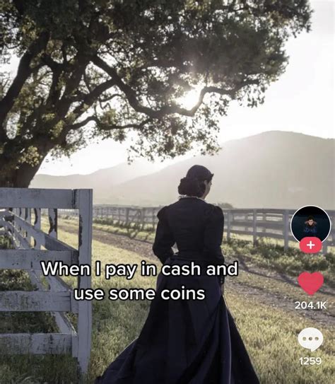 The Kim Kardashian “pilgrim Core” Meme Trend On Tiktok Has Me Weak R
