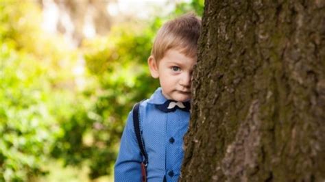 نحوه برخورد با دانش آموز خجالتی؛ 9 راهکار مناسب مجله اکالا