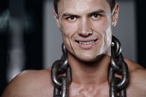 근육 질의 잘생긴 체육 보디 피트 니스 모델 다이어트에 체육관에서 운동 후 포즈 강사에 대한 스톡 사진 및 기타 이미지 강사 건강관리와 의술 건강한 생활방식 Istock