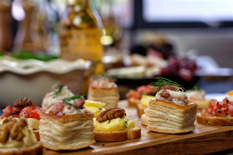 Jos Poell Mini Pasteitjes Met Gekarameliseerde Rode Ui