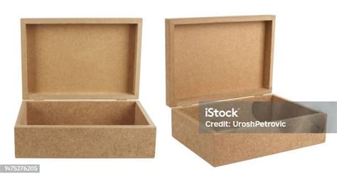 흰색 배경에 격리된 뚜껑이 활짝 열려 있는 간단한 나무 상자 두 각도보기 빈 빈티지 컨테이너 개념 빈 상자에 대한 스톡 사진 및 기타 이미지 Istock