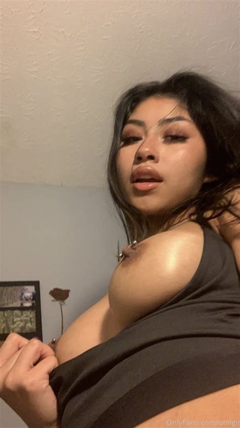 Name Of This Asian With Pierced Nipples 1 Reply 1795951