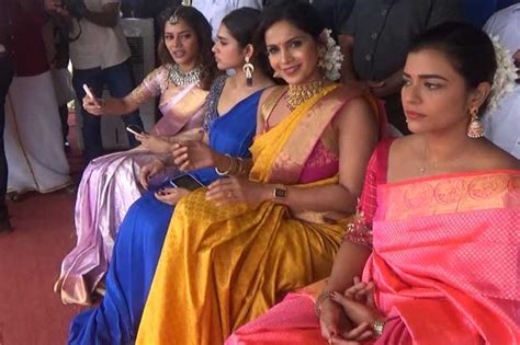 දකුණු ඉන්දීය සුරූපී නිළියෝ හැටන් ඇවිත්