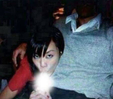 Pramugari Seksi Pamerin Tubuh Mulusnya KASKUS