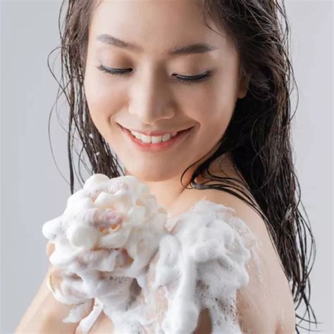 Shower Guide In A Pinch Can You Use Shampoo As Body Wash Gys