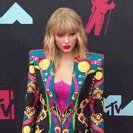 Taylor Swift Attends The Mtv Video Music Awards Daily Swift Gifs
