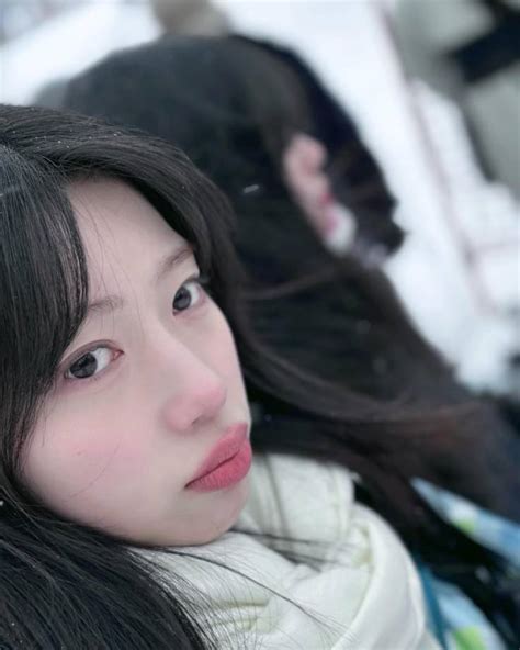 Rocket Punch Community Posts 징글벨님이랑 재미나게 노는 모습 너무 보기 좋아~ 😄😁😆