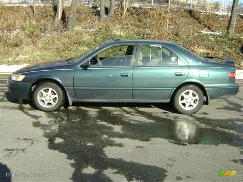 Dark Green Toyota Camry F